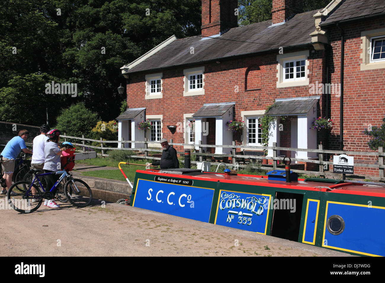 Top Lock Cottage High Resolution Stock Photography and Images - Alamy