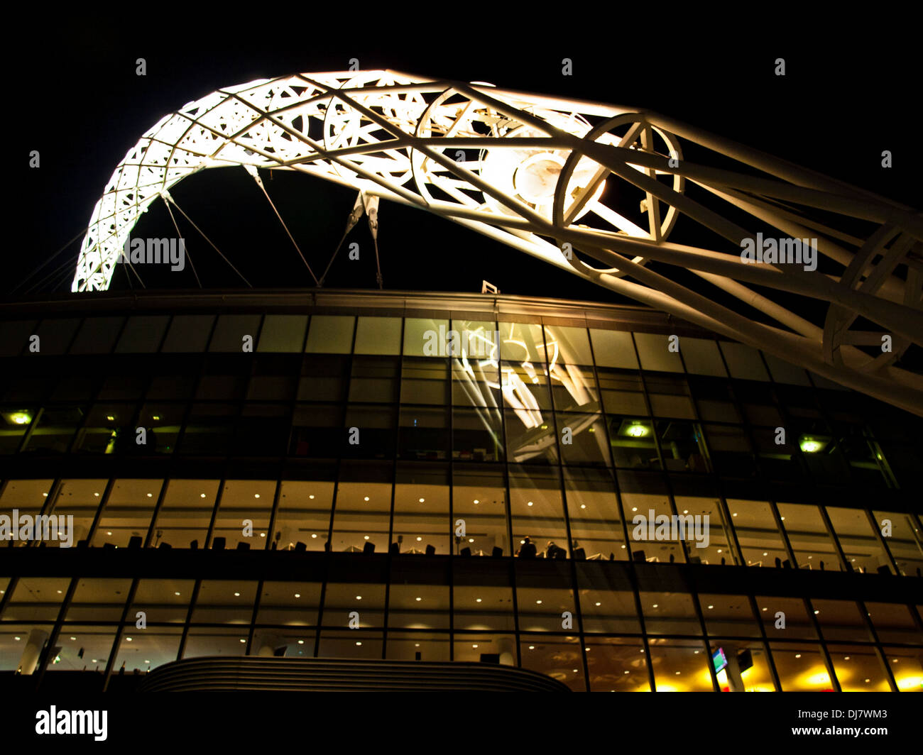 Wembley stadium arch hi-res stock photography and images - Alamy