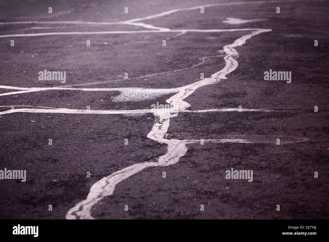 Wet asphalt with interesting texture Stock Photo - Alamy