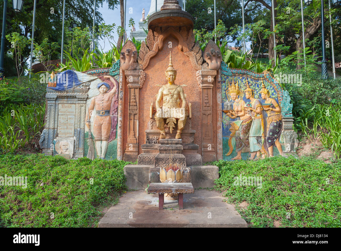 Memorial relief and statue by the Wat Phnom, Phnom Penh Cambodia Stock ...