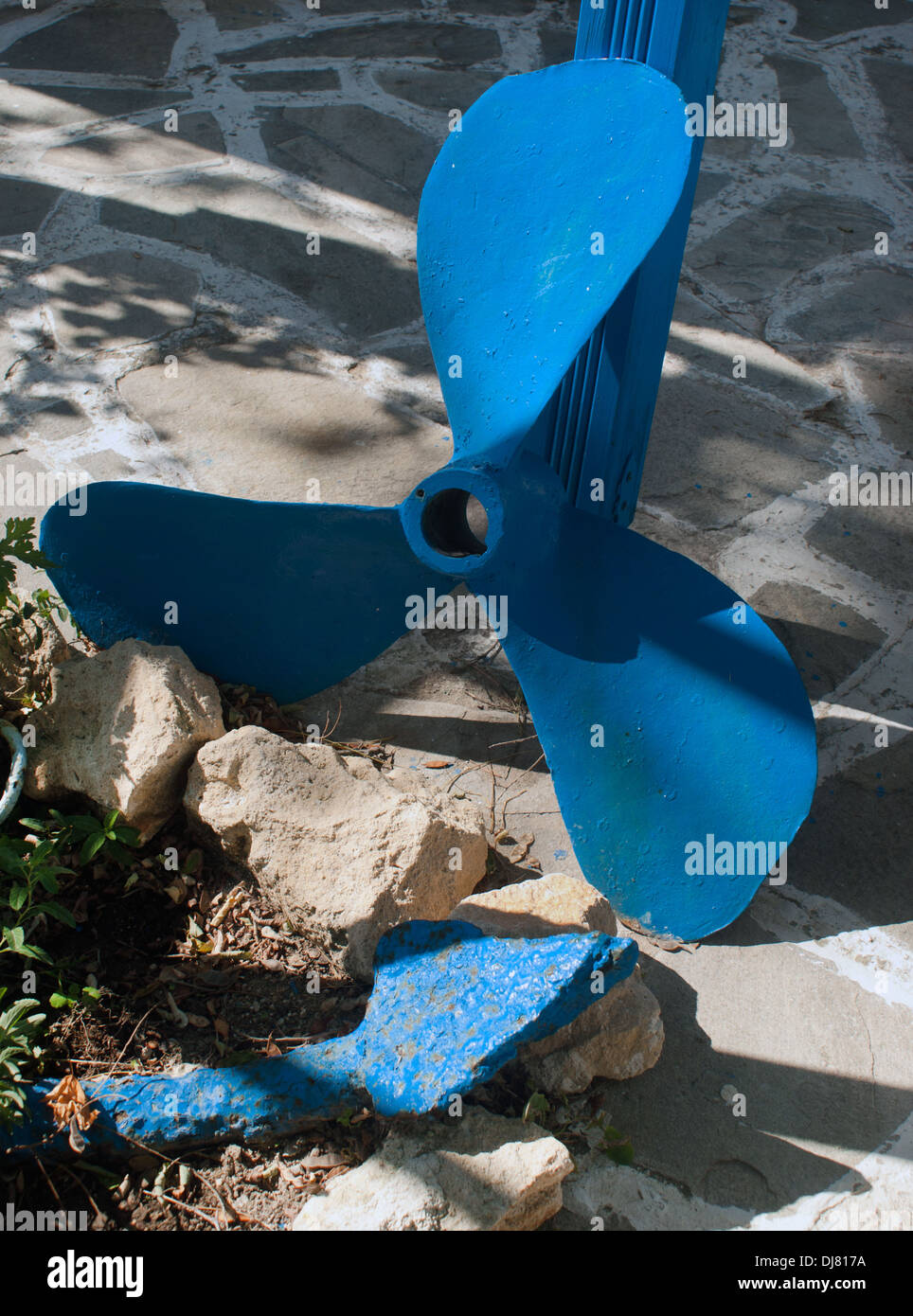 one propeller on a old ship in shipyard Stock Photo - Alamy