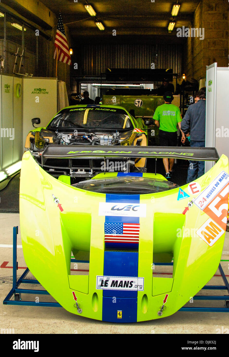Pit garage hi-res stock photography and images - Alamy