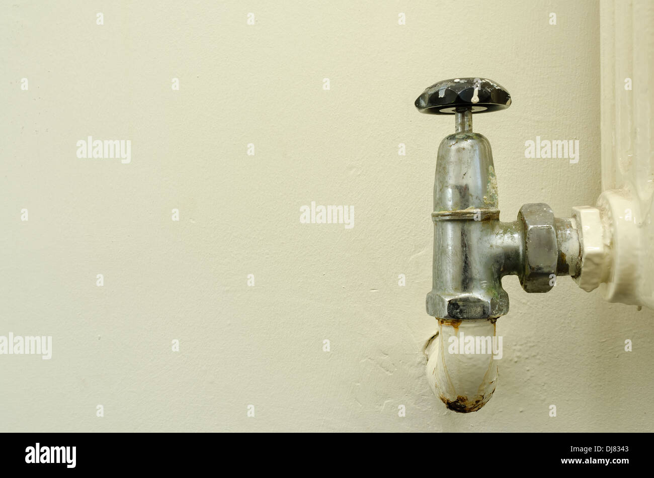 old style fashioned convection radiator without any thermostatic heat ...