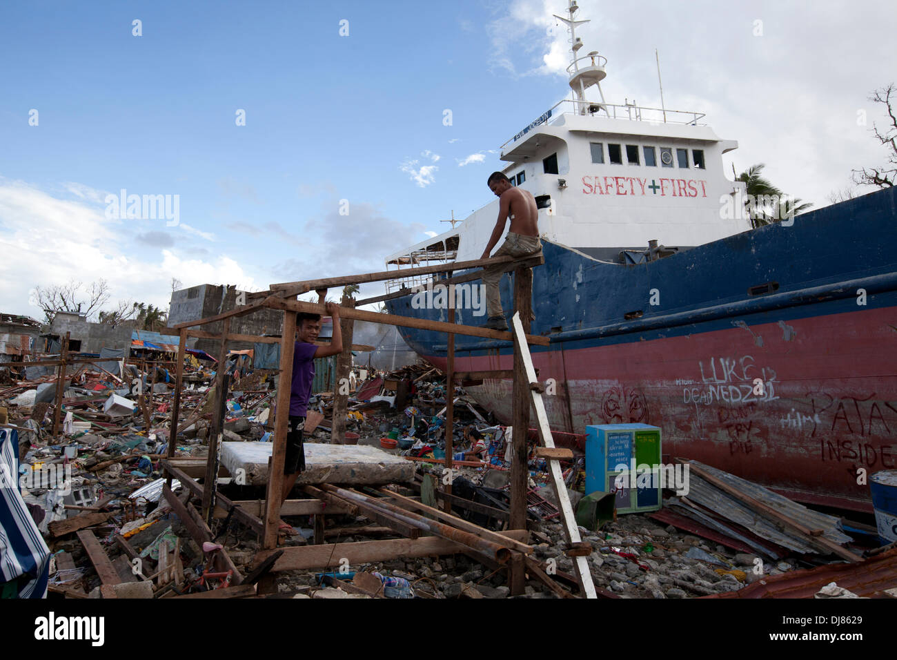The extreme power of the storm surge accompanying Typhoon Haiyan ...