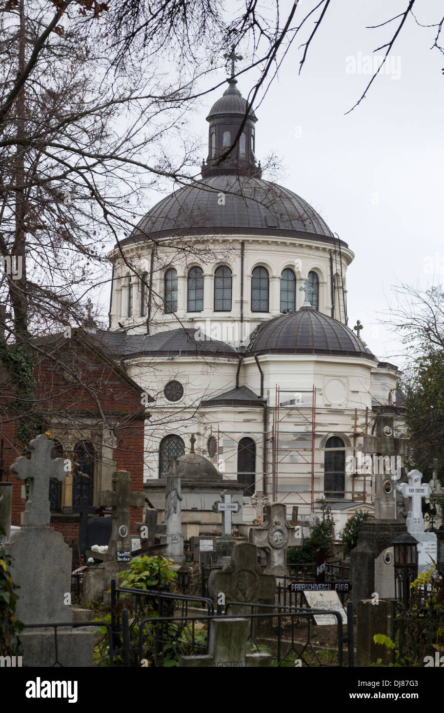 Bucharest bellu cemetery hi-res stock photography and images - Alamy