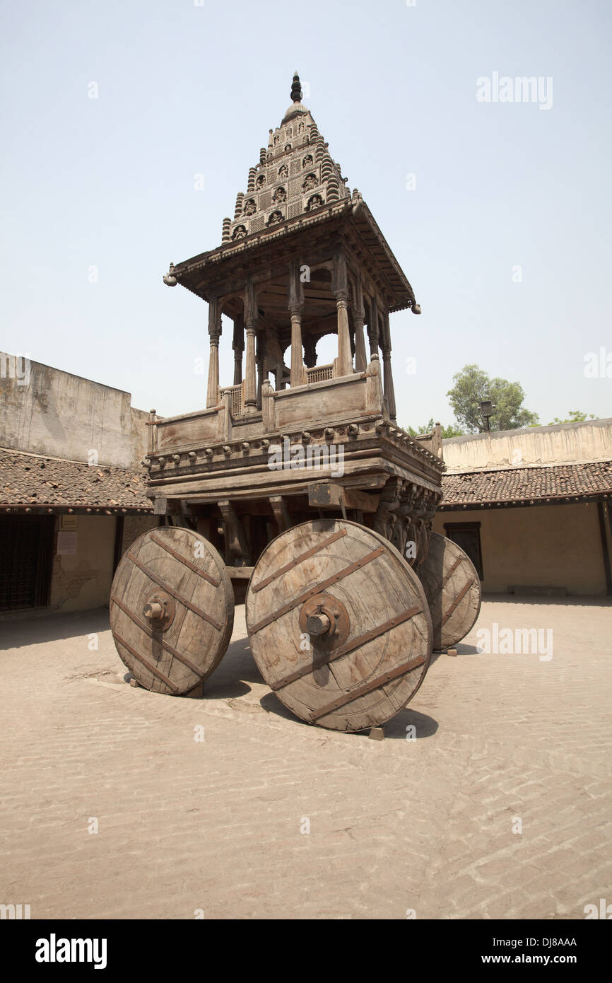 Wooden Chariot Displayed in Art And Craft Museum, New Delhi, India ...