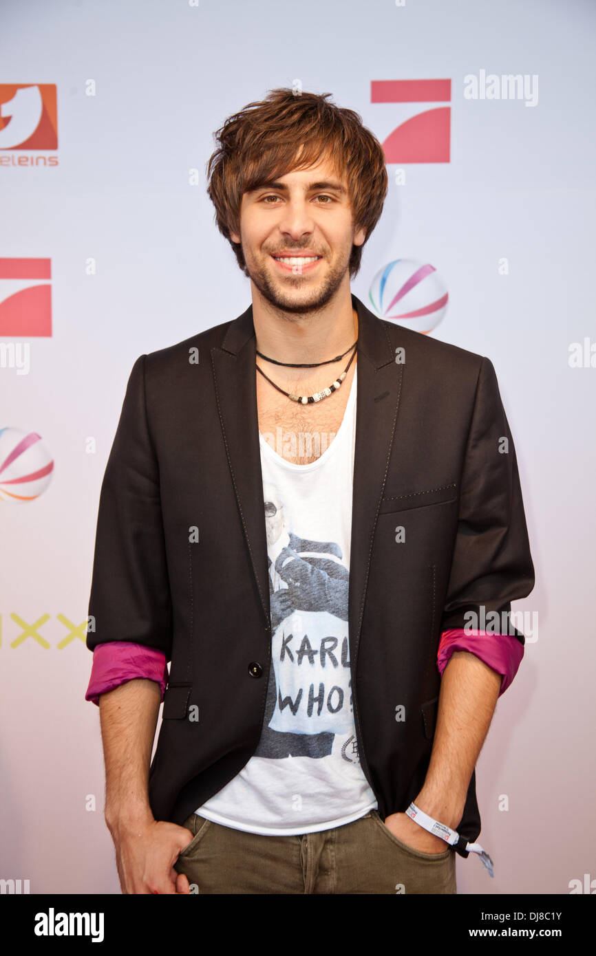 Max giesinger hi-res stock photography and images - Alamy