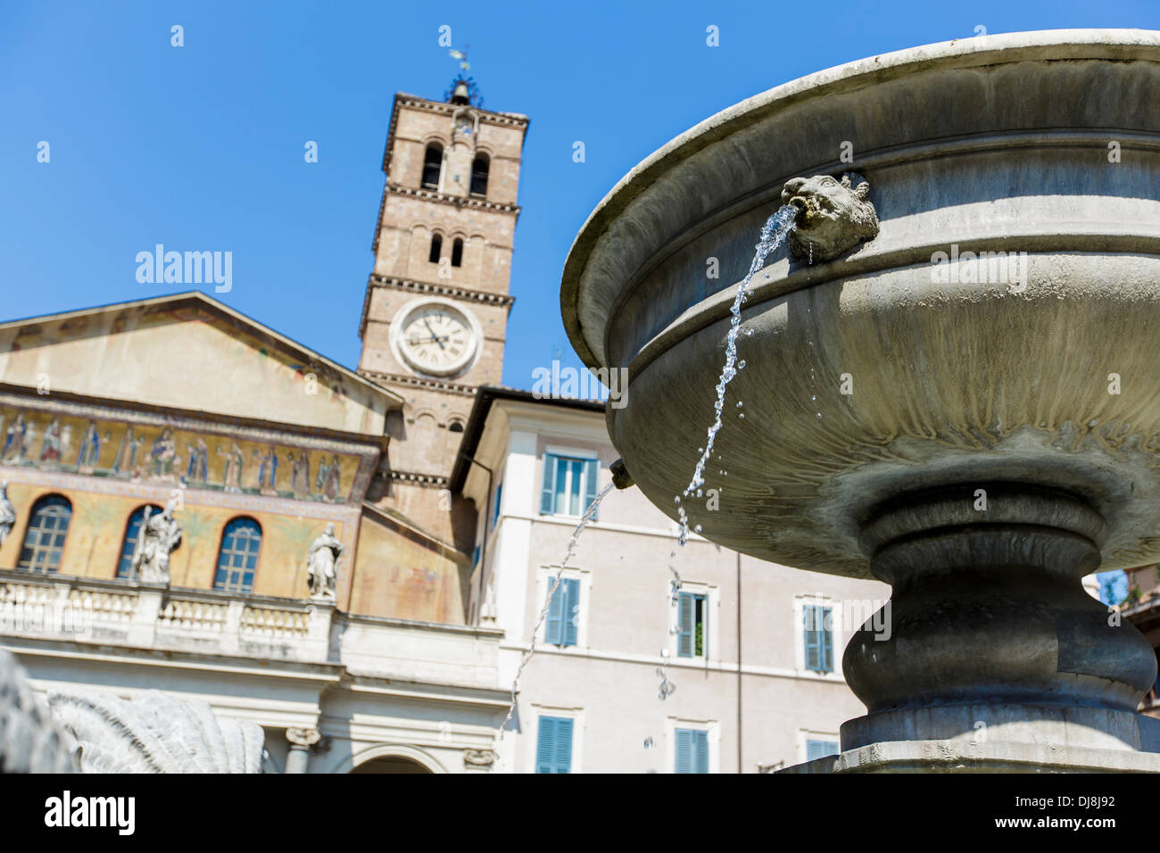 Piazza di santa maria in trastevere hi-res stock photography and images ...