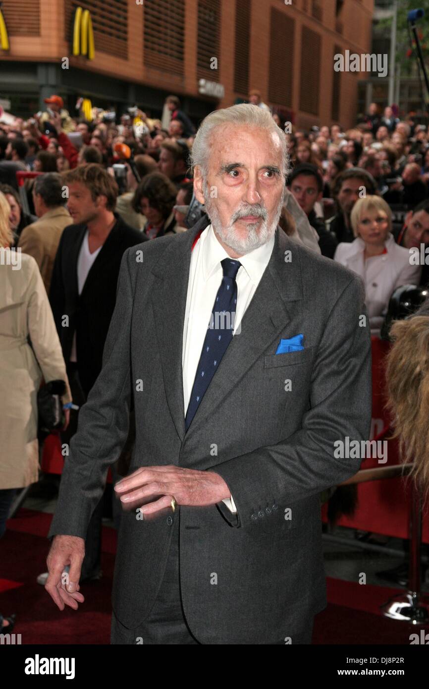 Revenge of the sith hi-res stock photography and images - Alamy