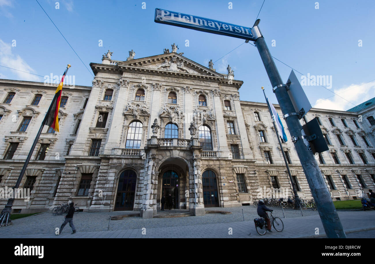 Munich, Germany. 25th Nov, 2013. Exterior view of the Justizpalast ...