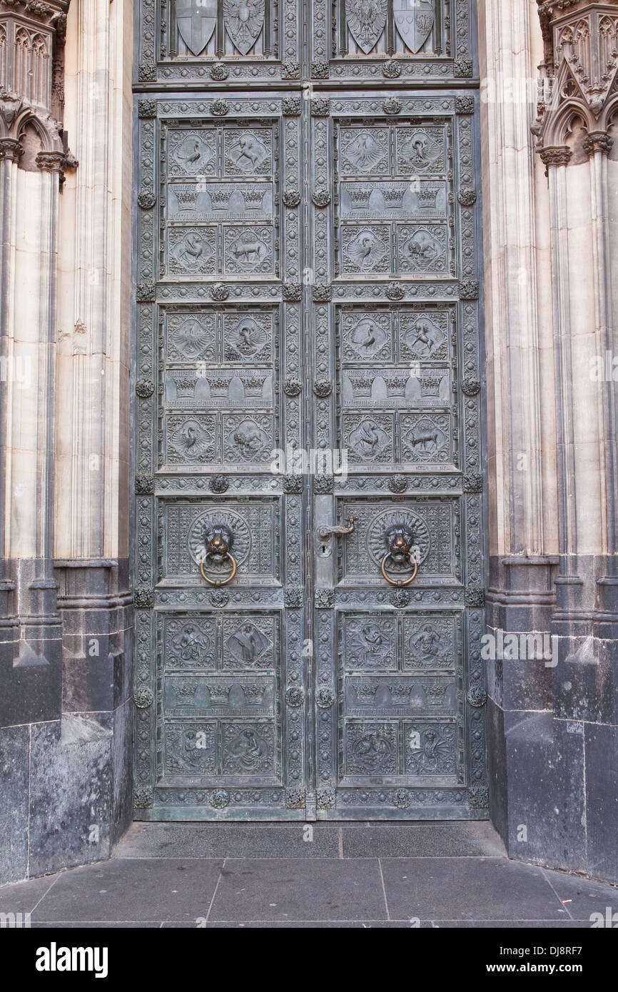 German cathedral door hi-res stock photography and images - Alamy