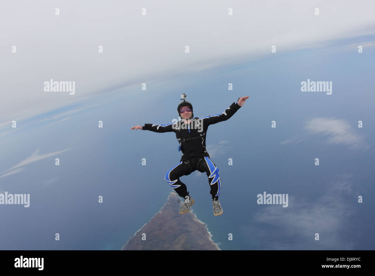 Free falling man falling out hi-res stock photography and images - Alamy