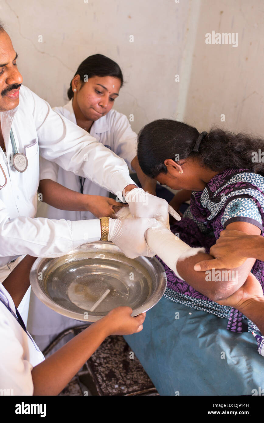 Setting plaster cast hi-res stock photography and images - Alamy