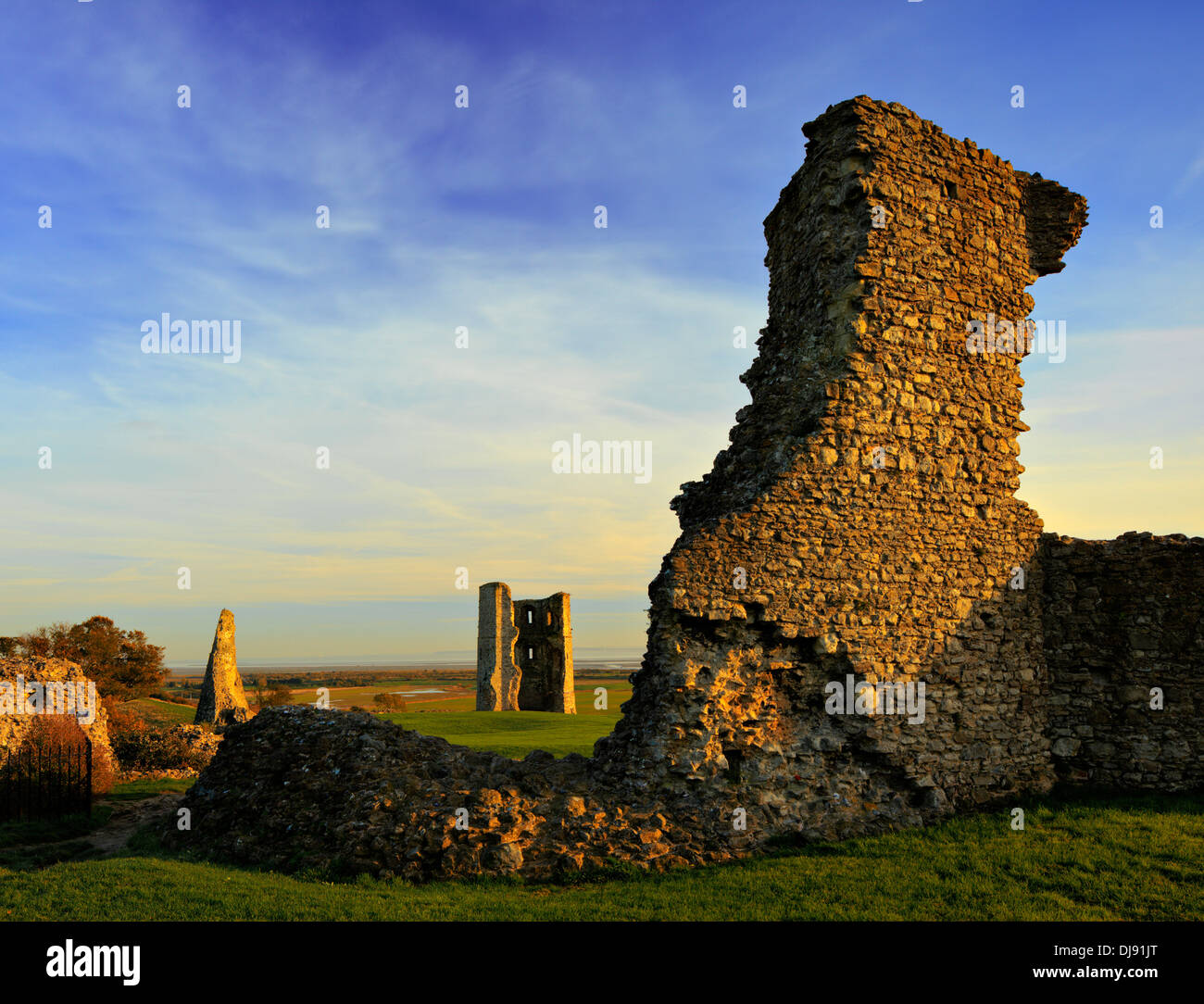 Hadleigh castle hi-res stock photography and images - Alamy