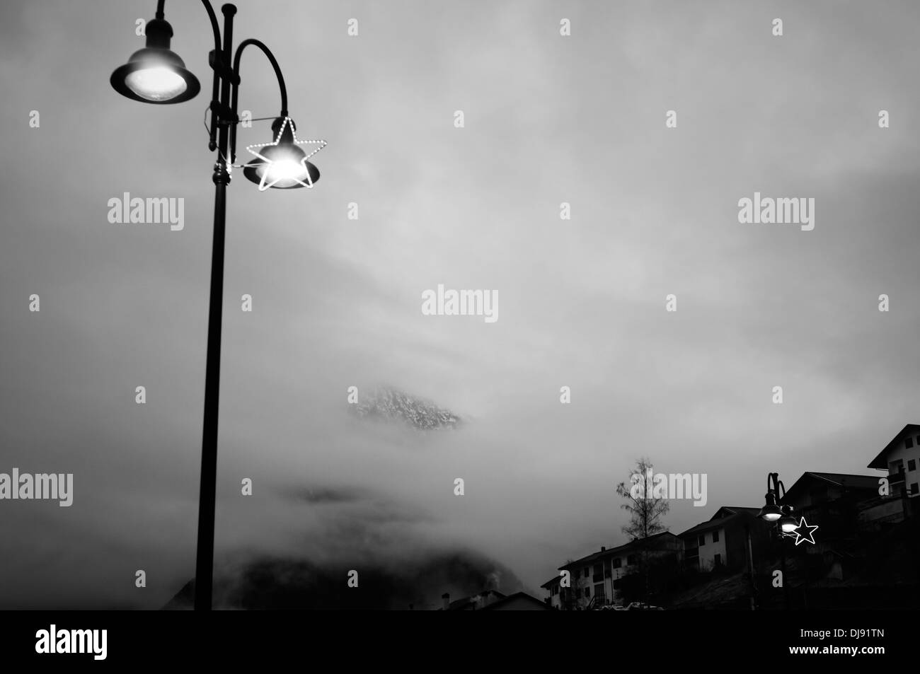 Erto hi-res stock photography and images - Alamy