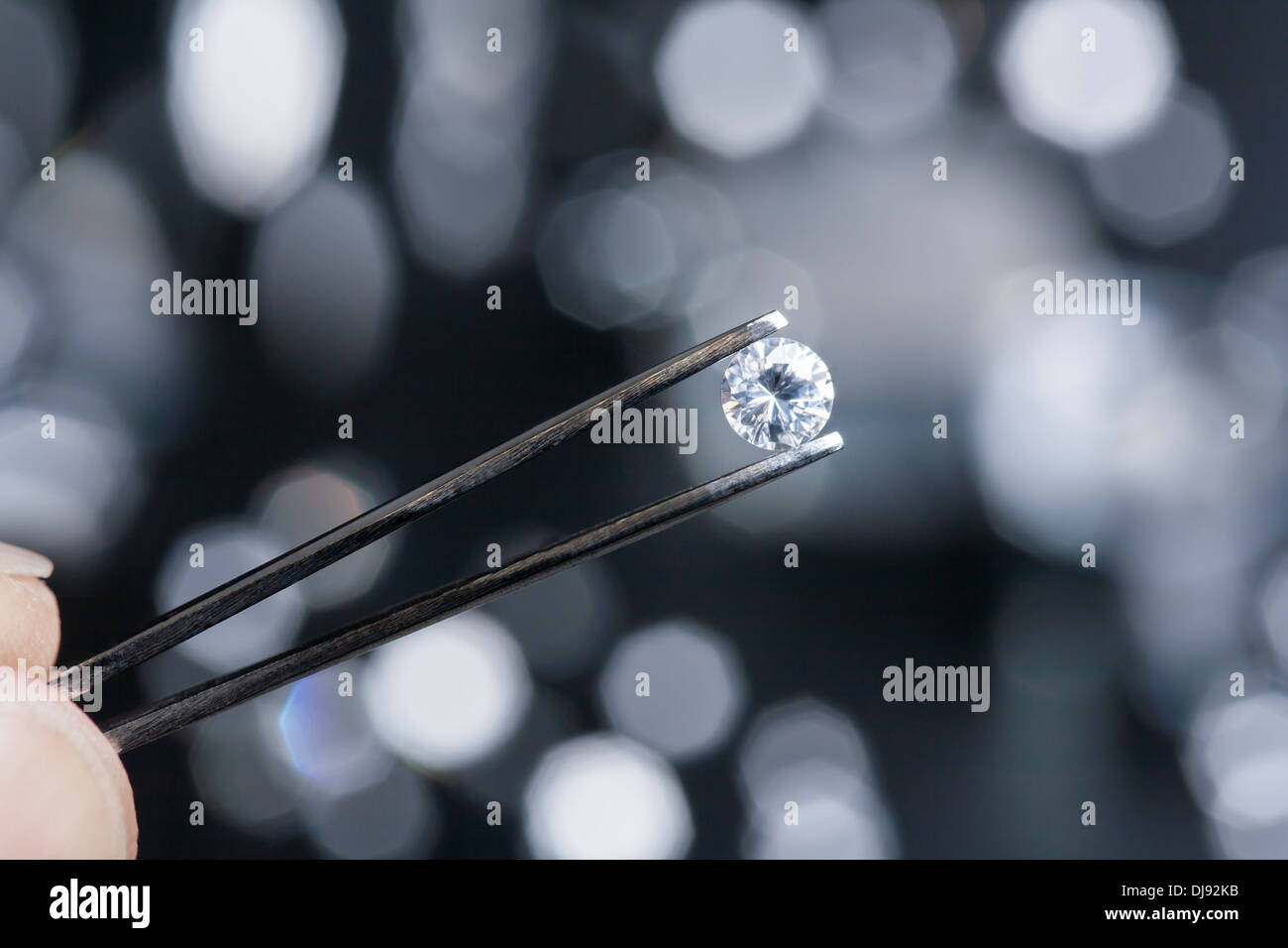 Tweezers diamond hi-res stock photography and images - Alamy
