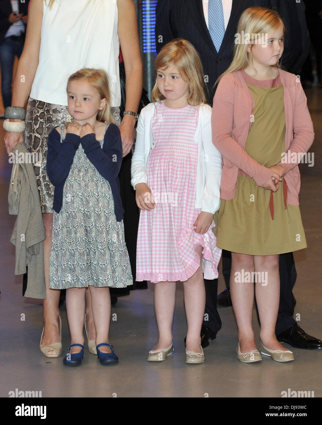 The Dutch Crownprince Willem Alexander and his wife and children ...