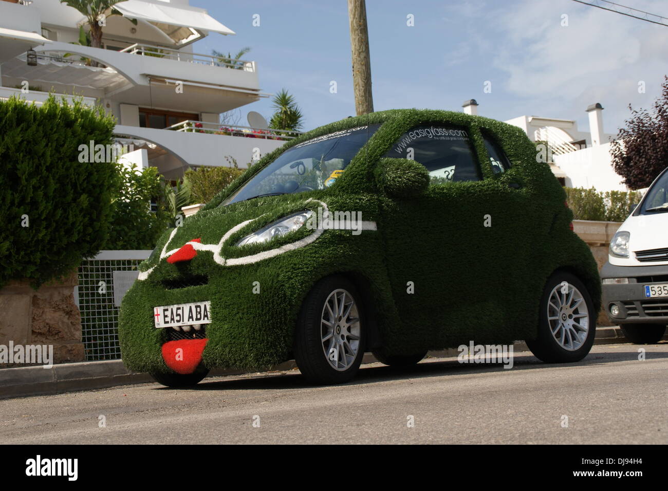 Smart car artifical grass cover hi-res stock photography and images - Alamy