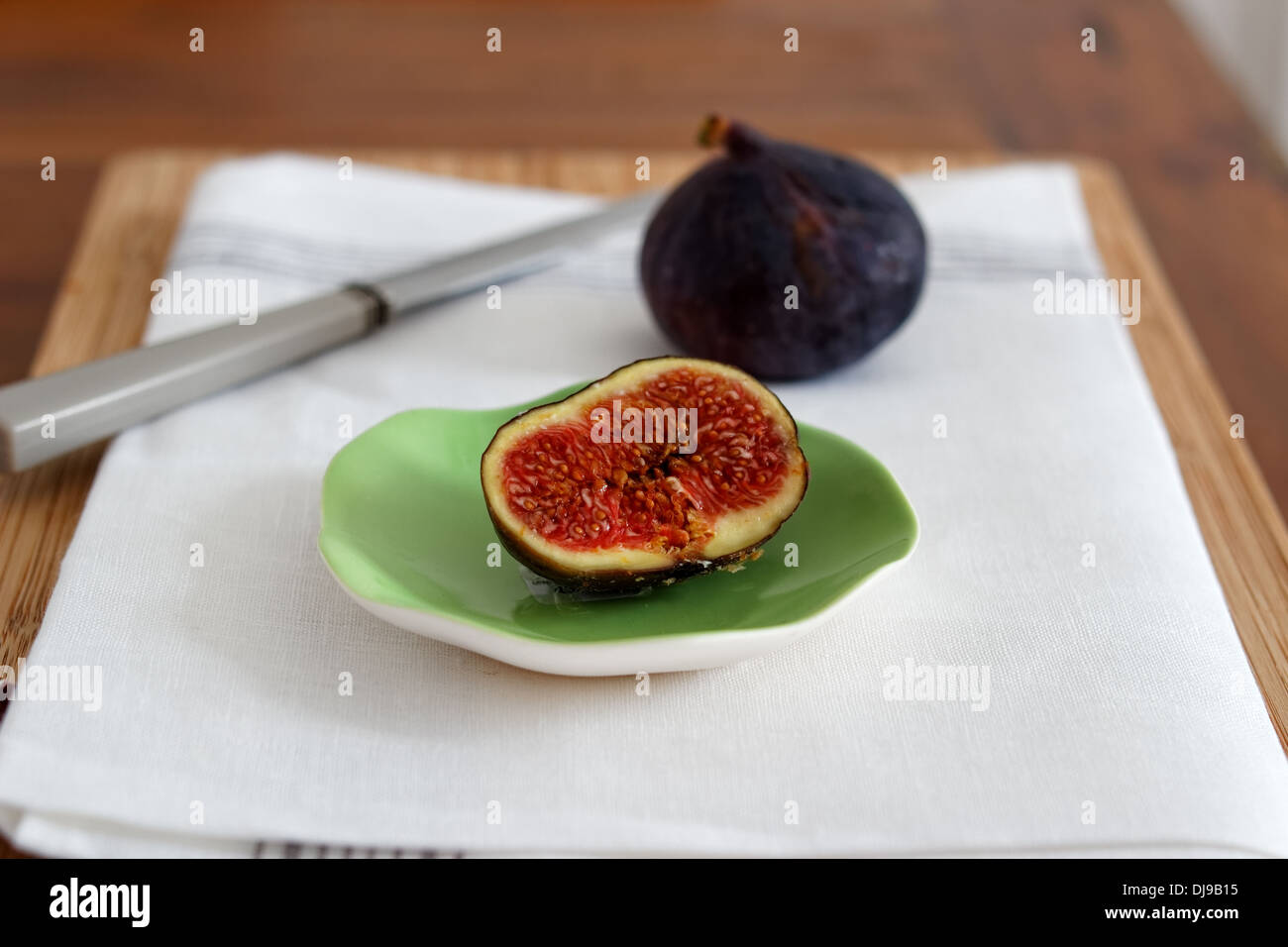 Whole and half figs hi-res stock photography and images - Alamy