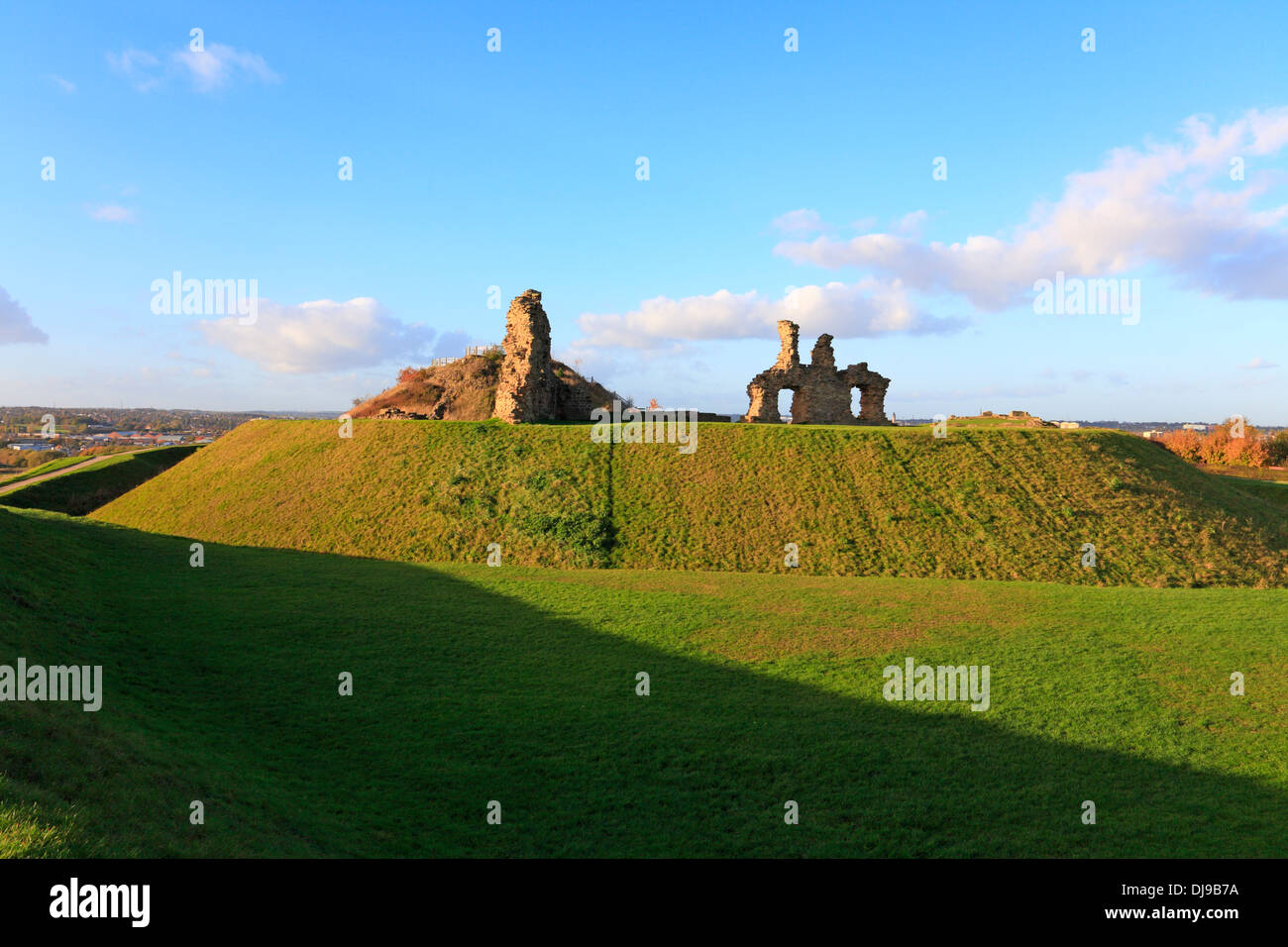Wakefield castle hi-res stock photography and images - Alamy