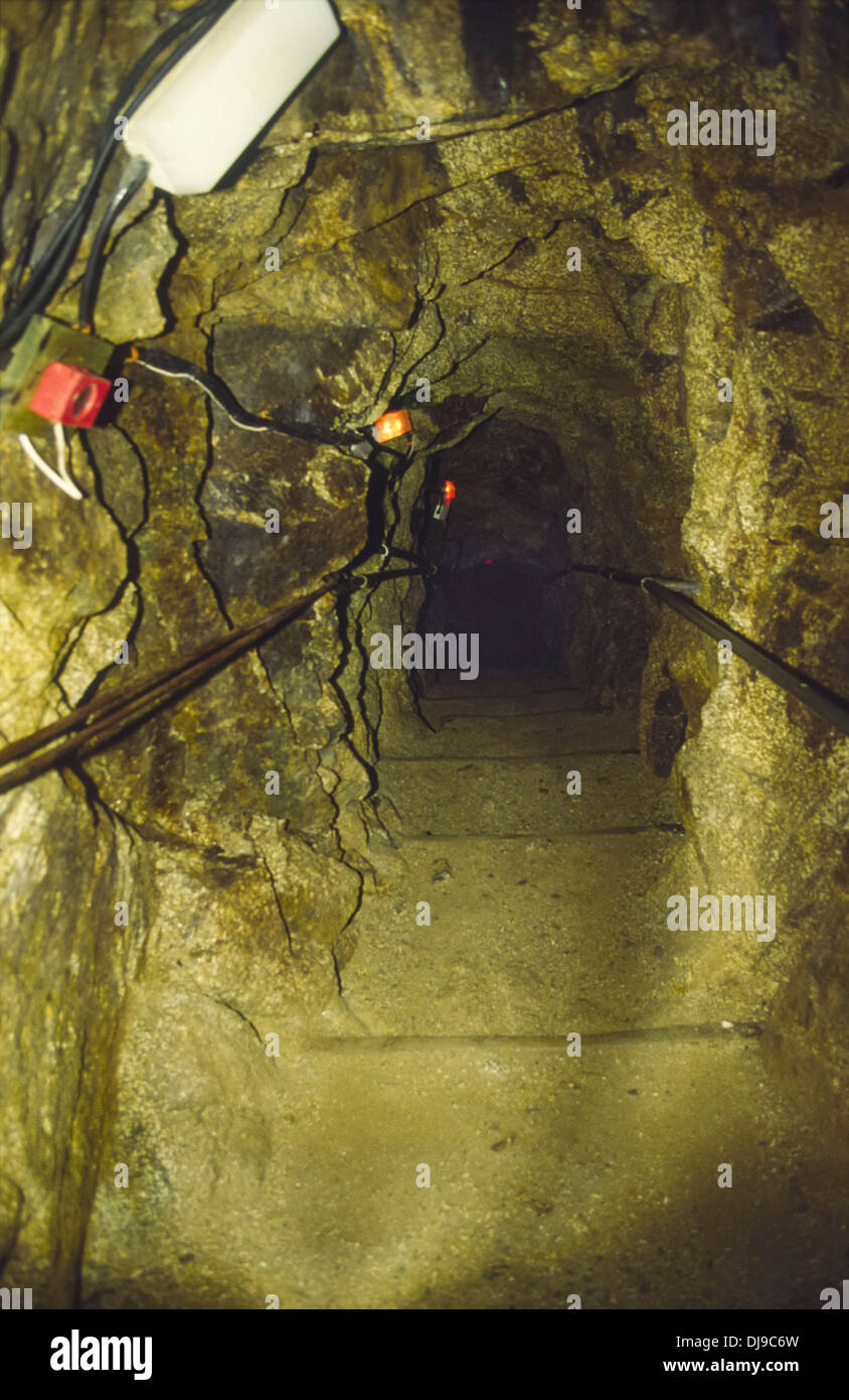 Deep mine hi-res stock photography and images - Alamy