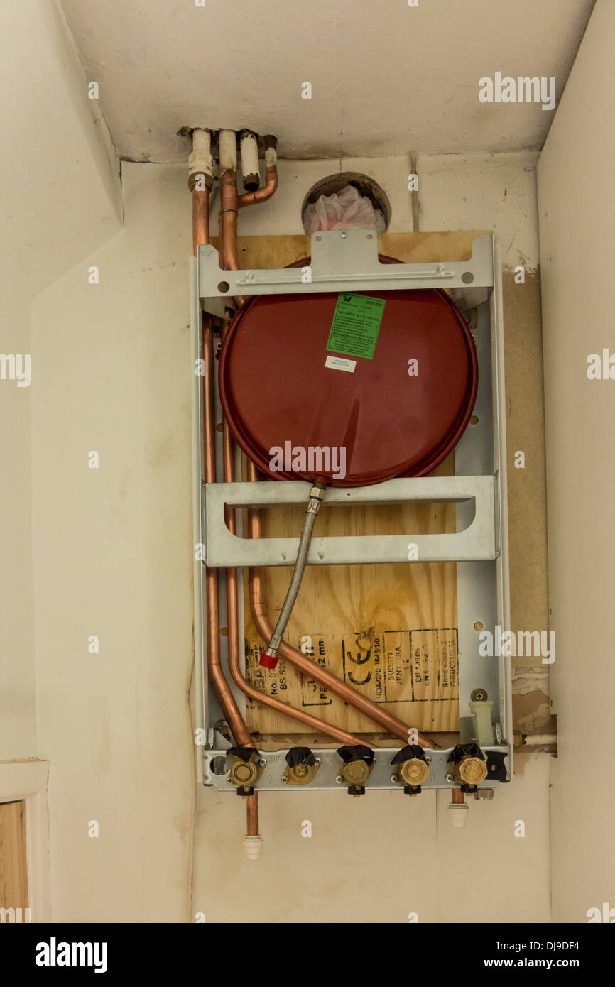 Boiler installation hi-res stock photography and images - Alamy