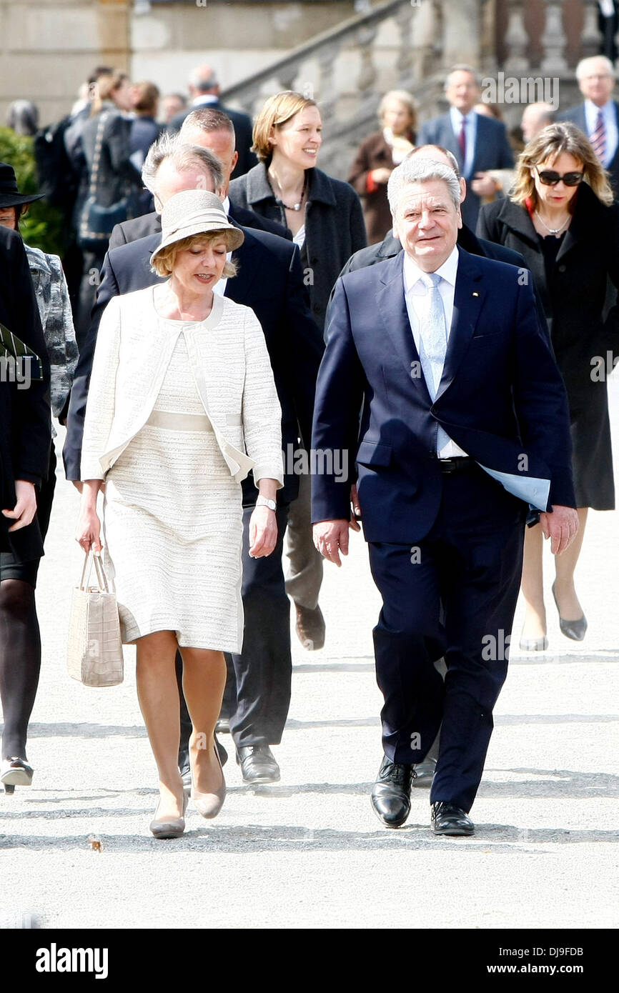 Queen Beatrix of The Netherlands and President Gauck of Germany and ...