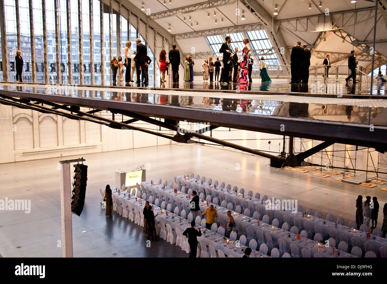 Antony Gormley's artwork Horizon Field Hamburg at a Next Art Generation ...
