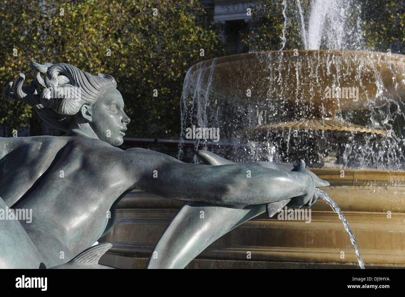 Fountains In Trafalgar Square London Stock Photo - Alamy