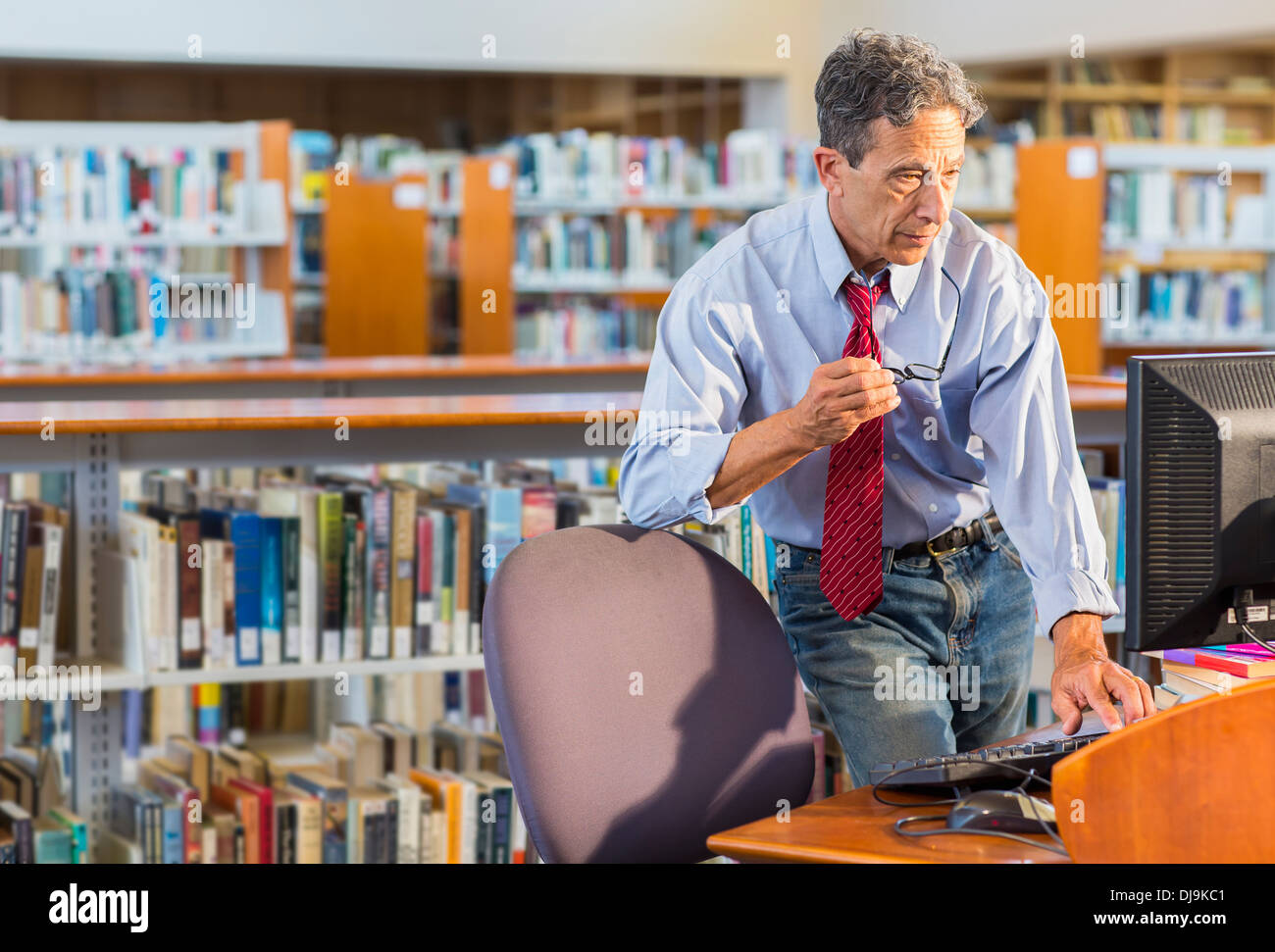 Working people public space hi-res stock photography and images - Alamy