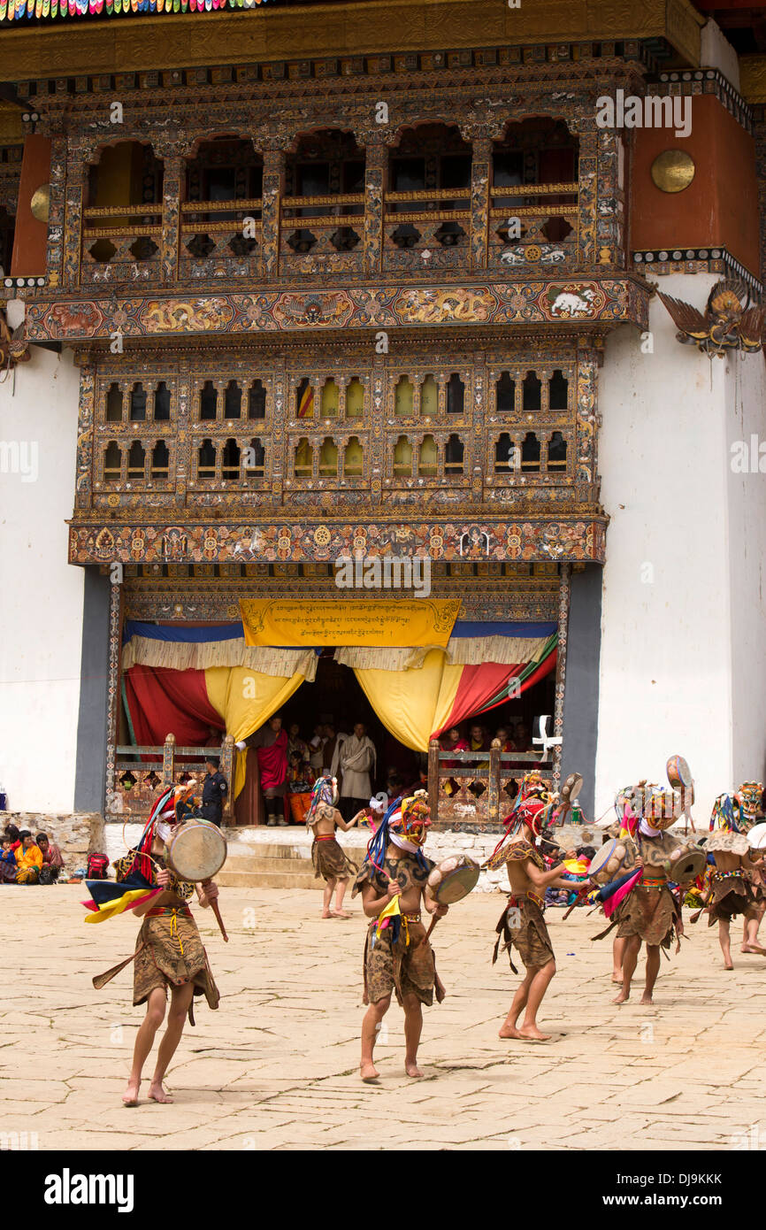 Bhutan, Phobjika, Gangte Goemba Tsechu, festival dancer in courtyard before Prayer Hall Stock ...