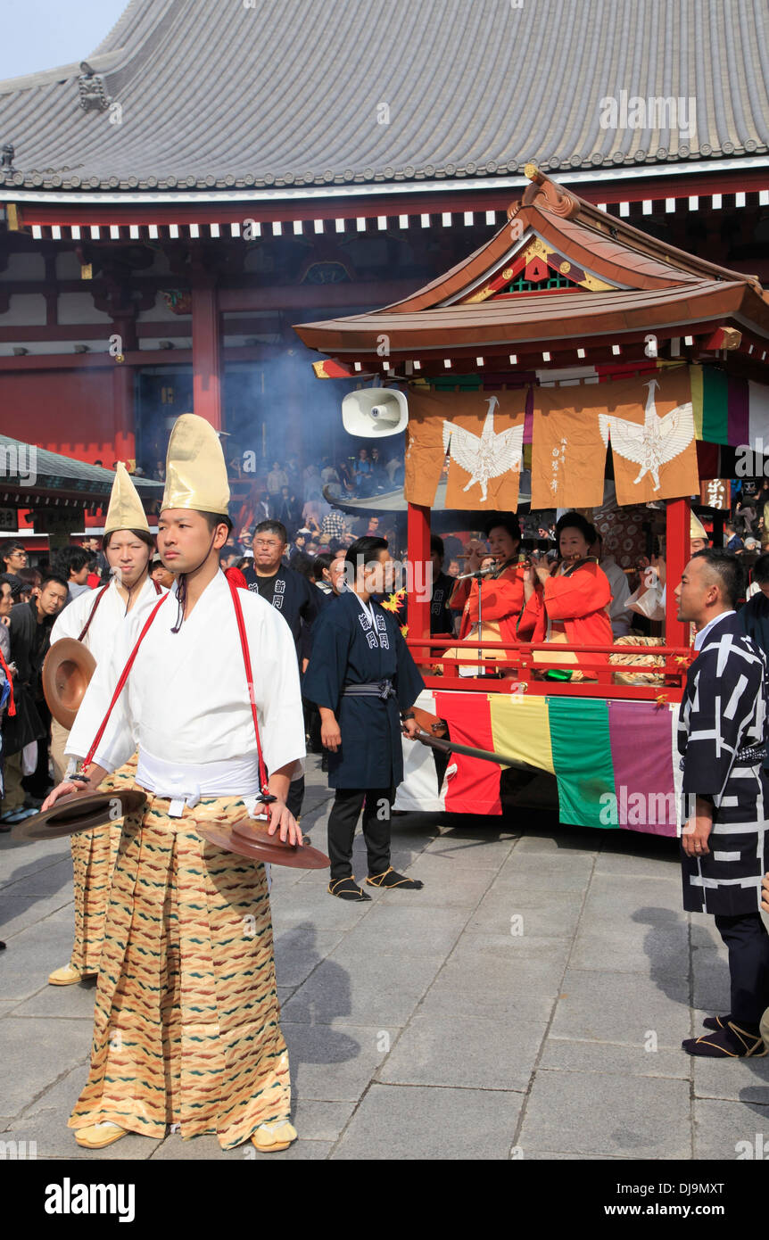 Japan, Tokyo, White Heron Dance, ceremony, procession, people Stock ...