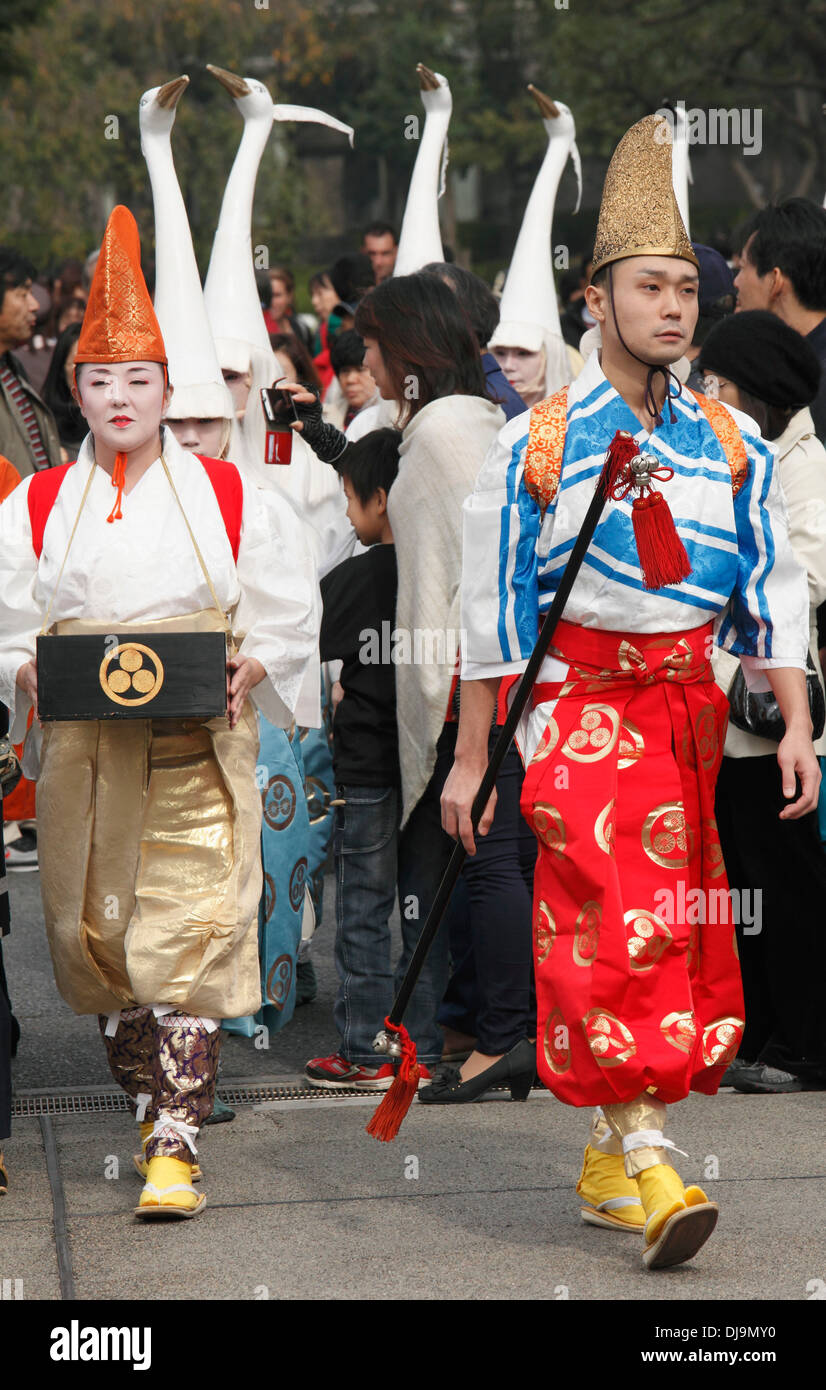 Japan, Tokyo, White Heron Dance, ceremony, procession, people Stock ...
