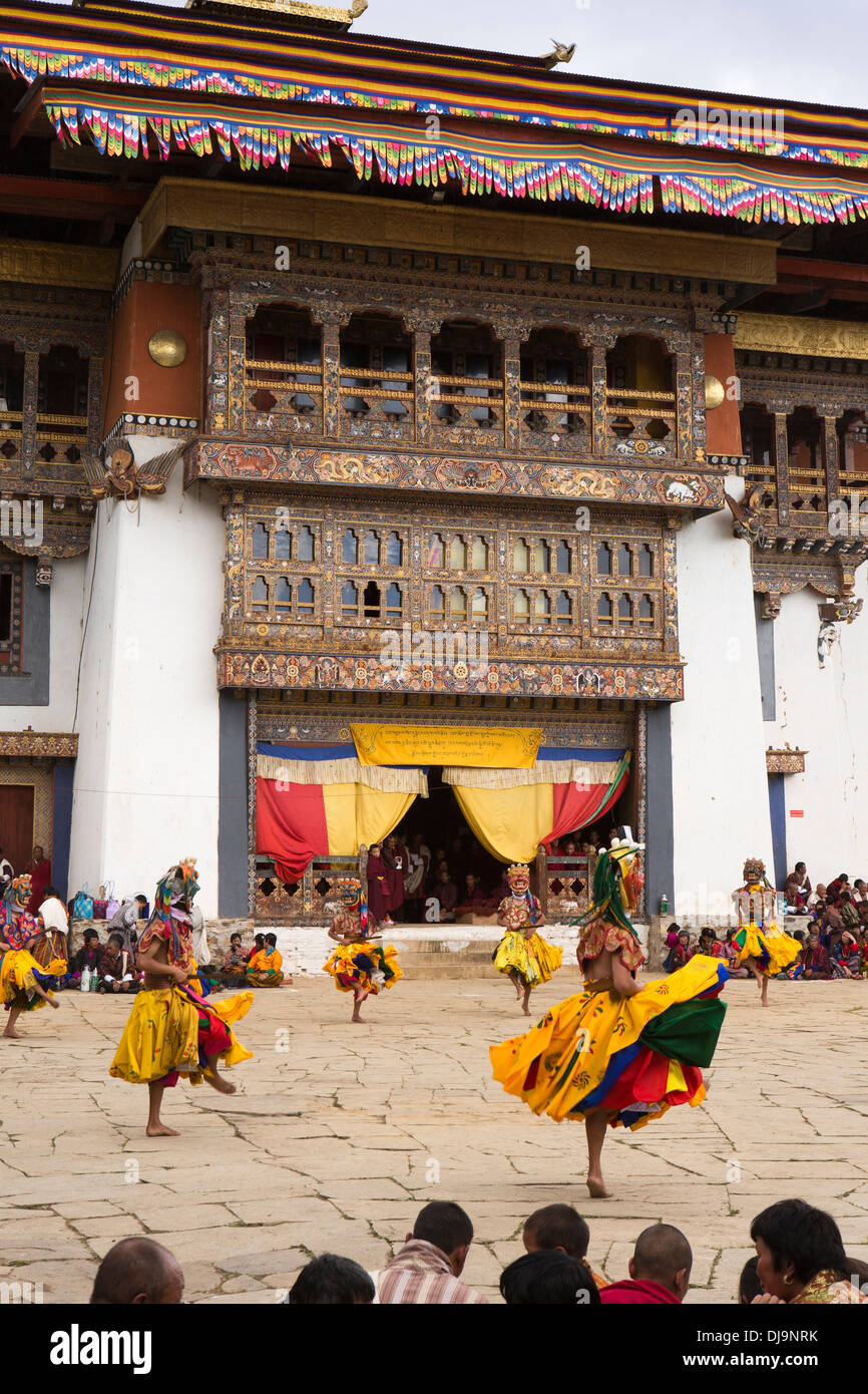 Bhutan, Phobjika, Gangte Goemba Tsechu, festival dancers in courtyard before Prayer Hall Stock ...