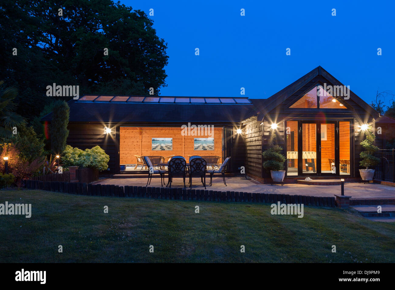 Modern Mansions At Night A Masterpiece In Modern Contemporary