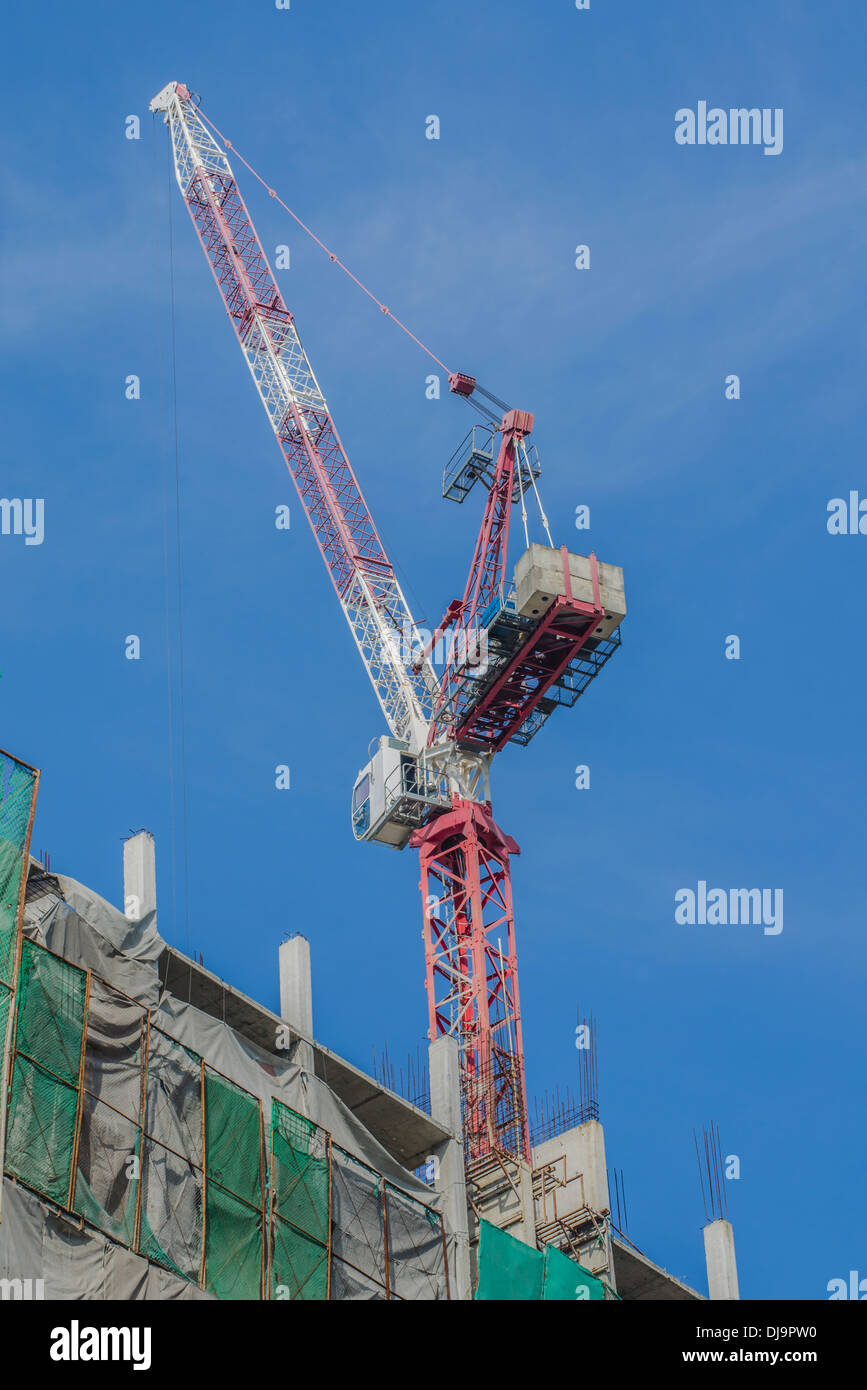 Large cranes hi-res stock photography and images - Alamy