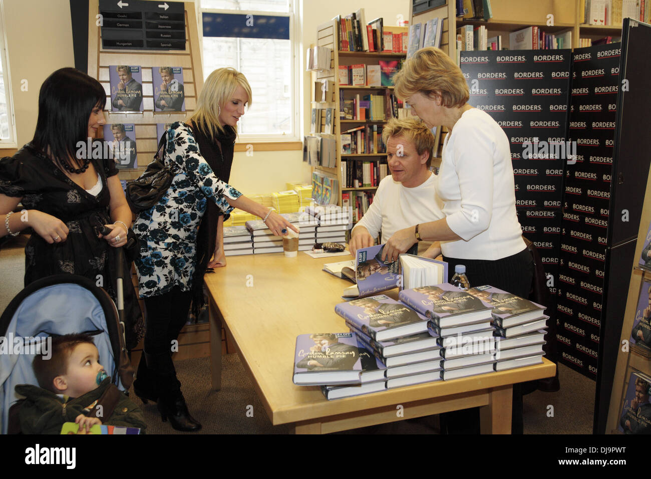 Celebrity chef Gordon Ramsay at a book signing in Glasgow Stock Photo ...