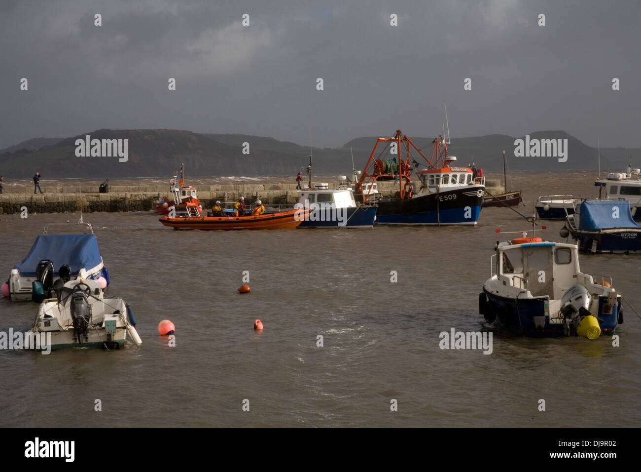 Lifeboat storm hi-res stock photography and images - Alamy