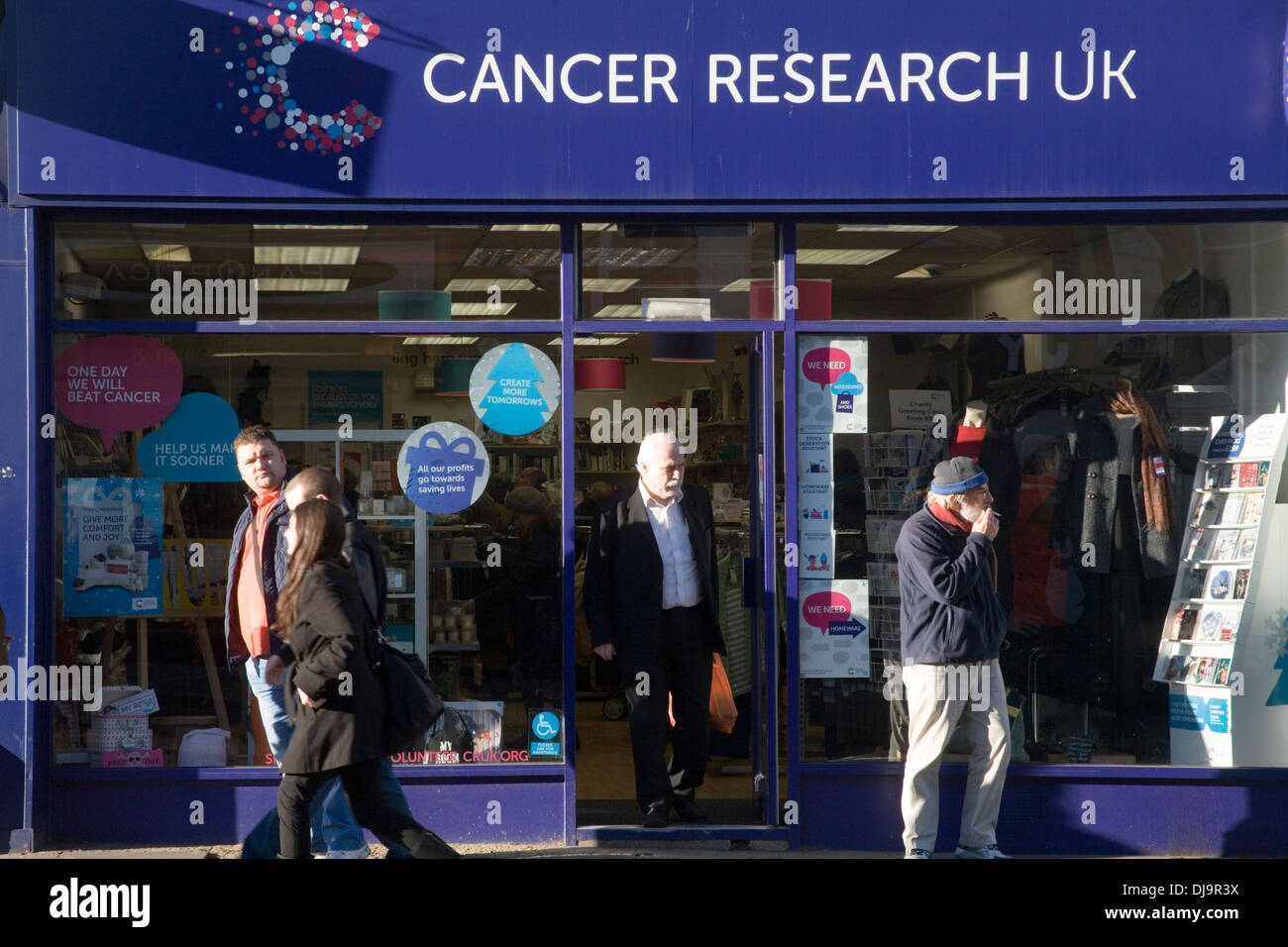 Cancer research shop hi-res stock photography and images - Alamy