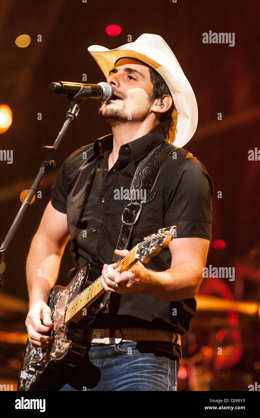 Nov 23, 2013 - Auburn Hills, Michigan, U.S. - Country singer BRAD ...