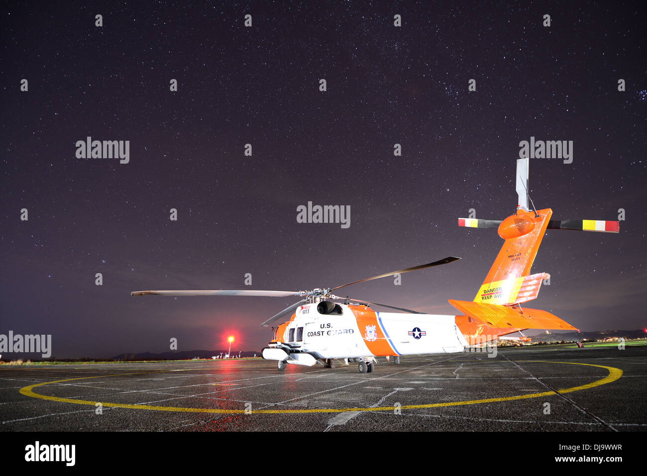 A coast guard mh 60 jayha hi-res stock photography and images - Alamy