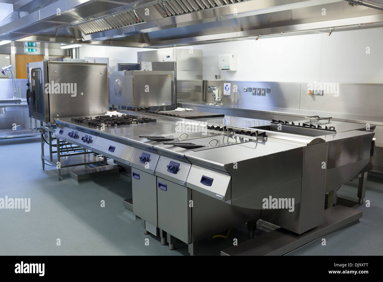 Picture of restaurant kitchen Stock Photo - Alamy