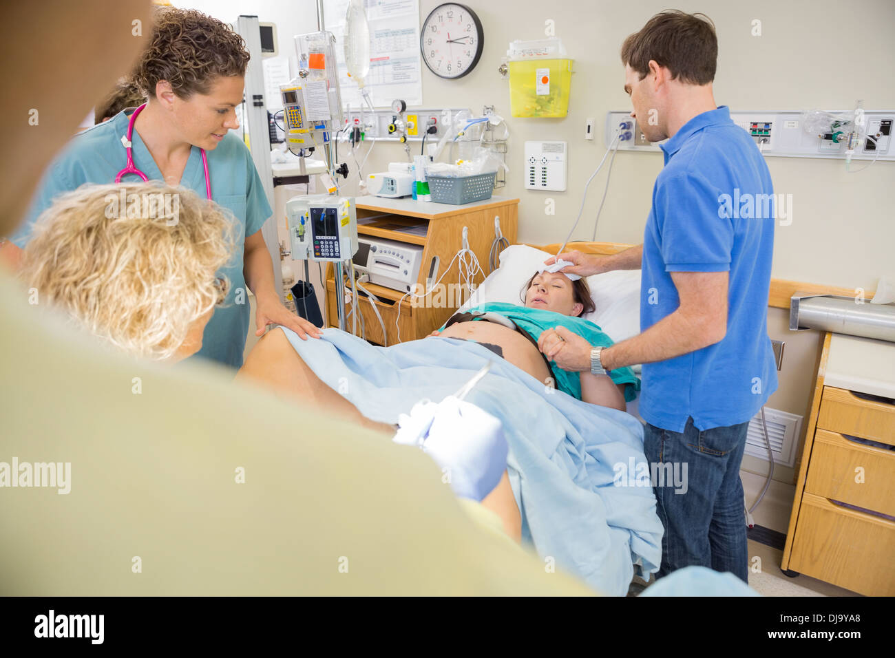 Woman Giving Birth In Hospital Stock Photos & Woman Giving Birth In ...
