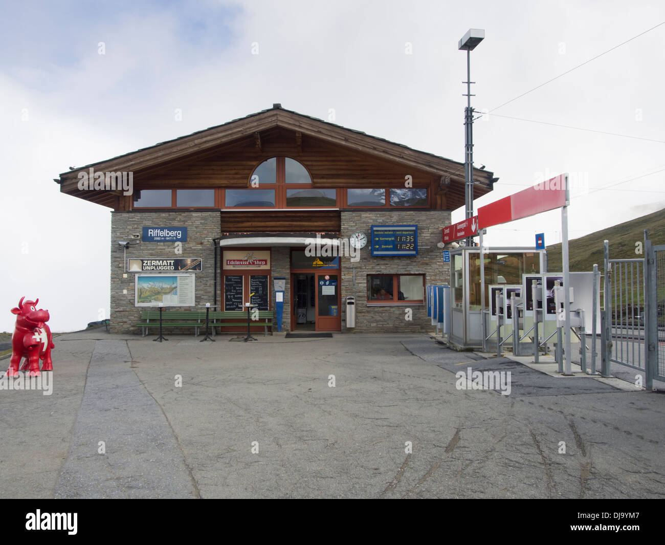 Zermatt train station hi-res stock photography and images - Alamy