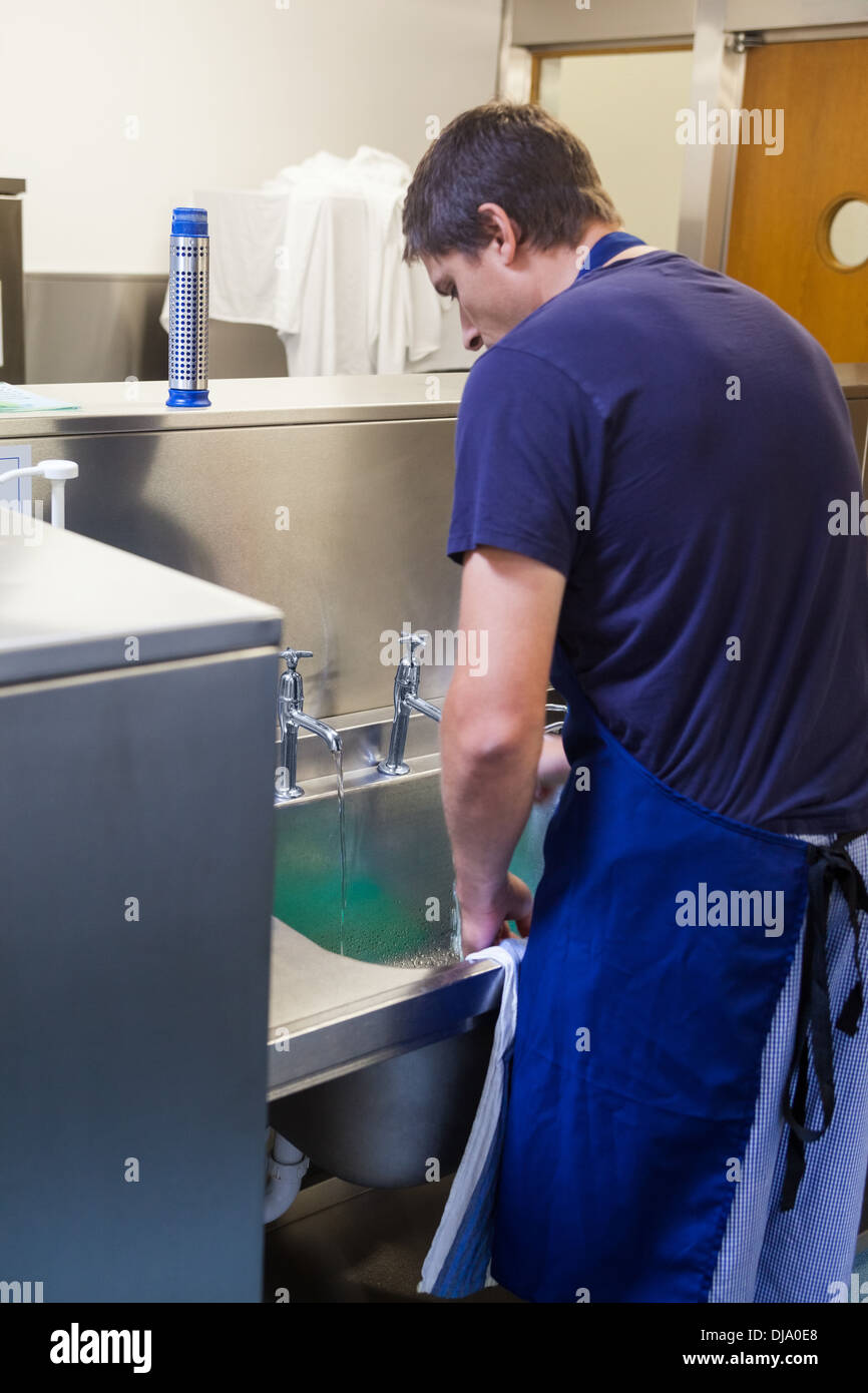 Kitchen porter hi-res stock photography and images - Alamy