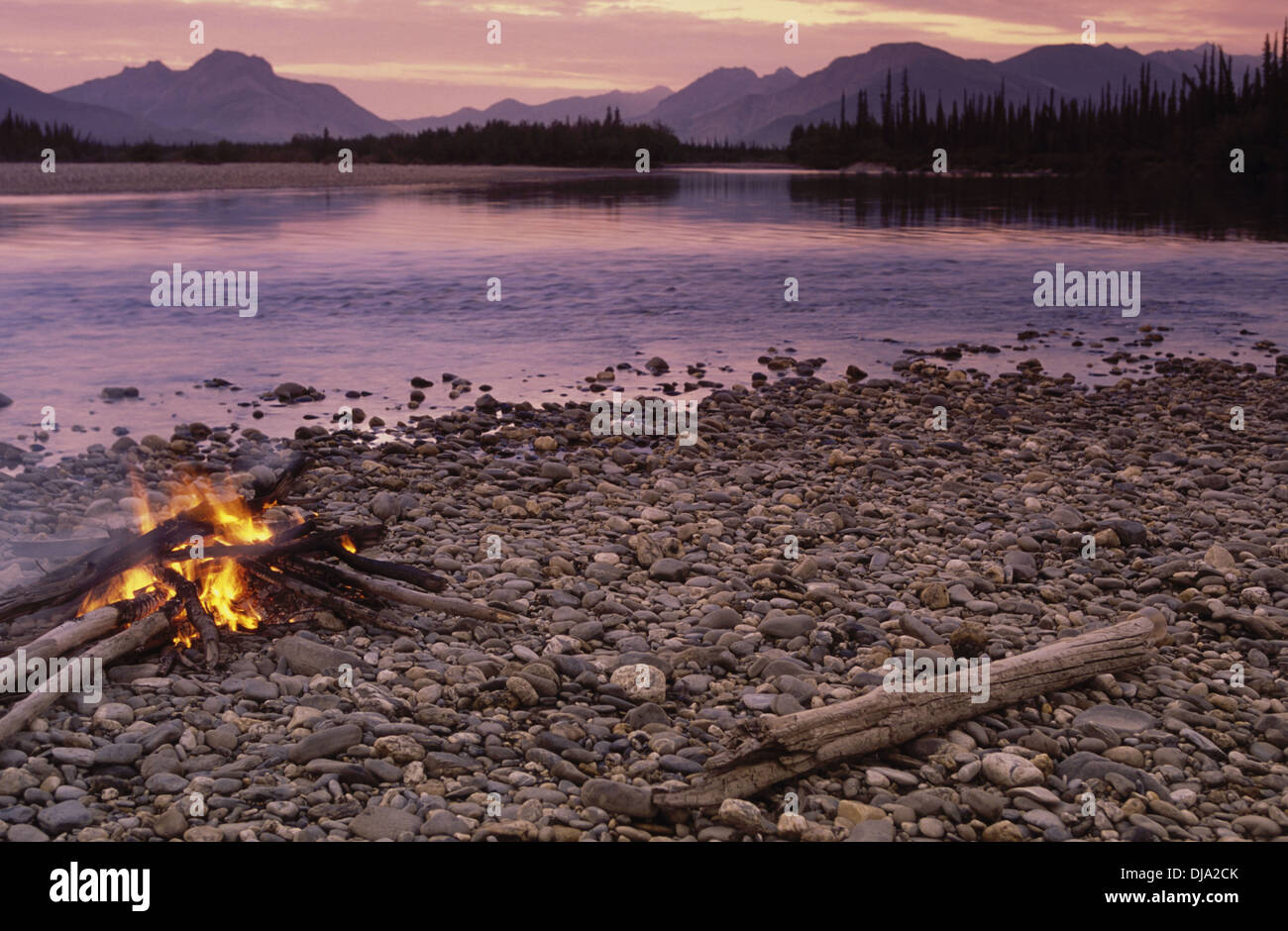 John river alaska camp hi-res stock photography and images - Alamy