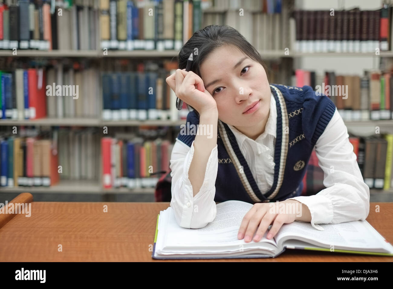 Open textbook hi-res stock photography and images - Alamy