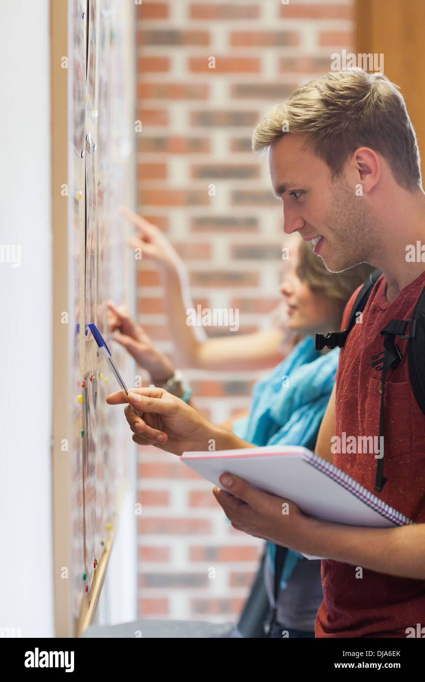 Students pointing something hi-res stock photography and images - Alamy