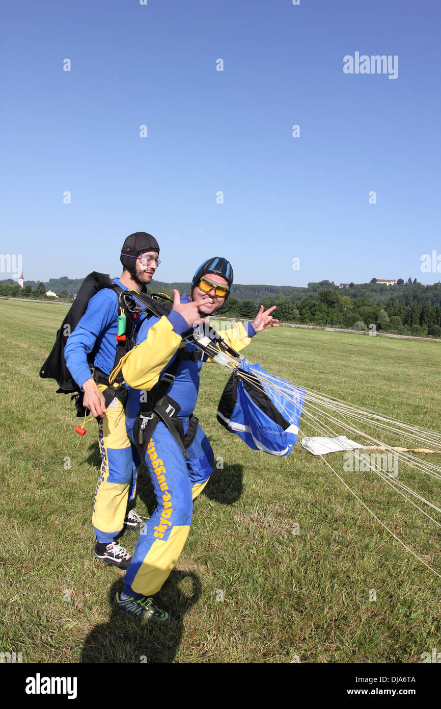 Landing area for skydivers hi-res stock photography and images - Alamy