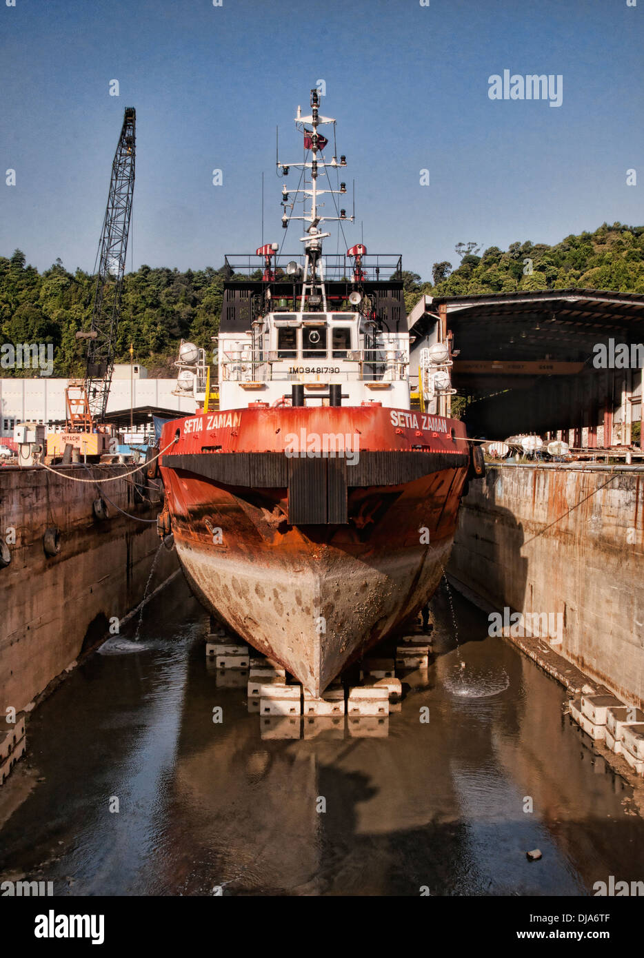 Dry dock shipyard hi-res stock photography and images - Alamy